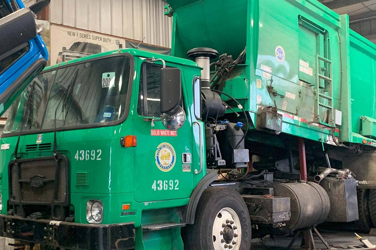 Commercial Heavy Truck & Fleet Service Center | Houston Ford Dealer