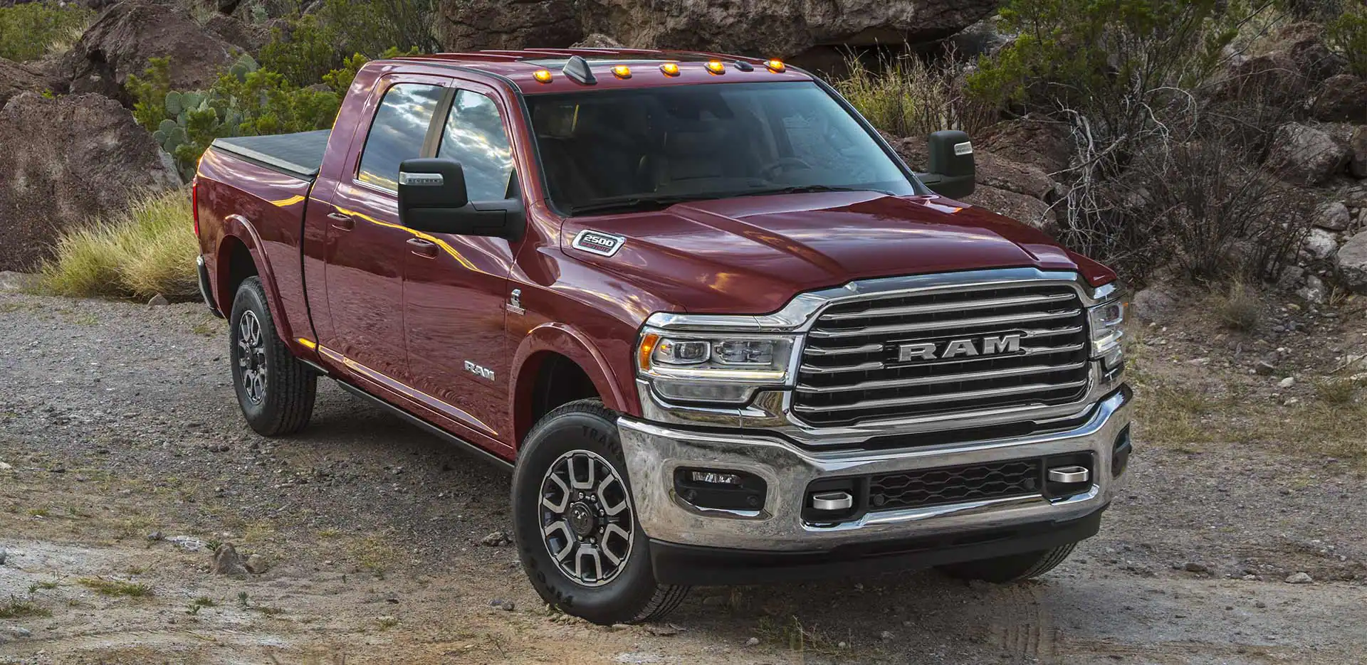 2023 Ford Super Duty F-250 vs 2023 Ram 2500 - Raceway Ford